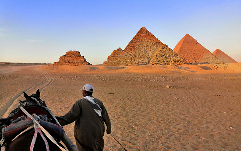Cairo Photos: Pictures of Giza Pyramids, Street Scenes