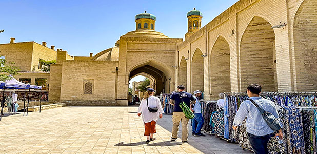Uzbekistan Weather in April, 2027: Pleasant & Warm Climate